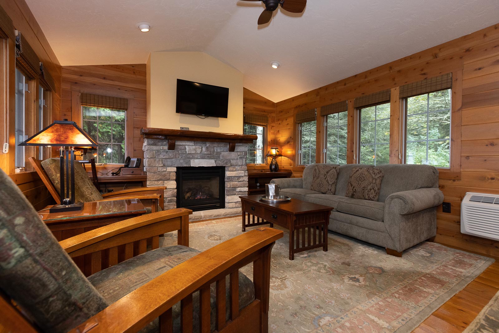 Premier Lakeview One Bedroom - Gordon Lodge in Door County WI